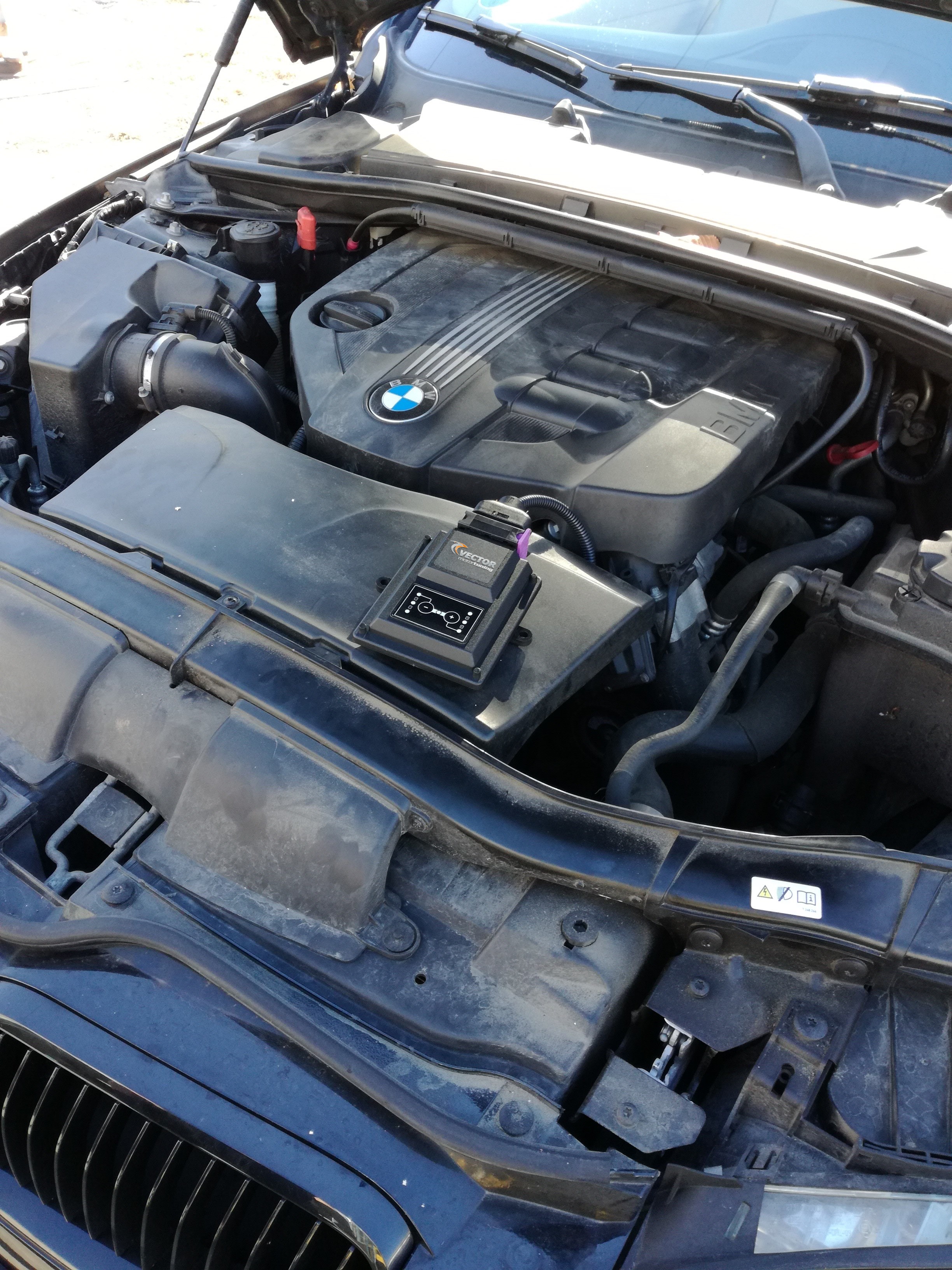 BMW 320d (E93) tuned with W KeyPad Module | Vector Tuning Australia