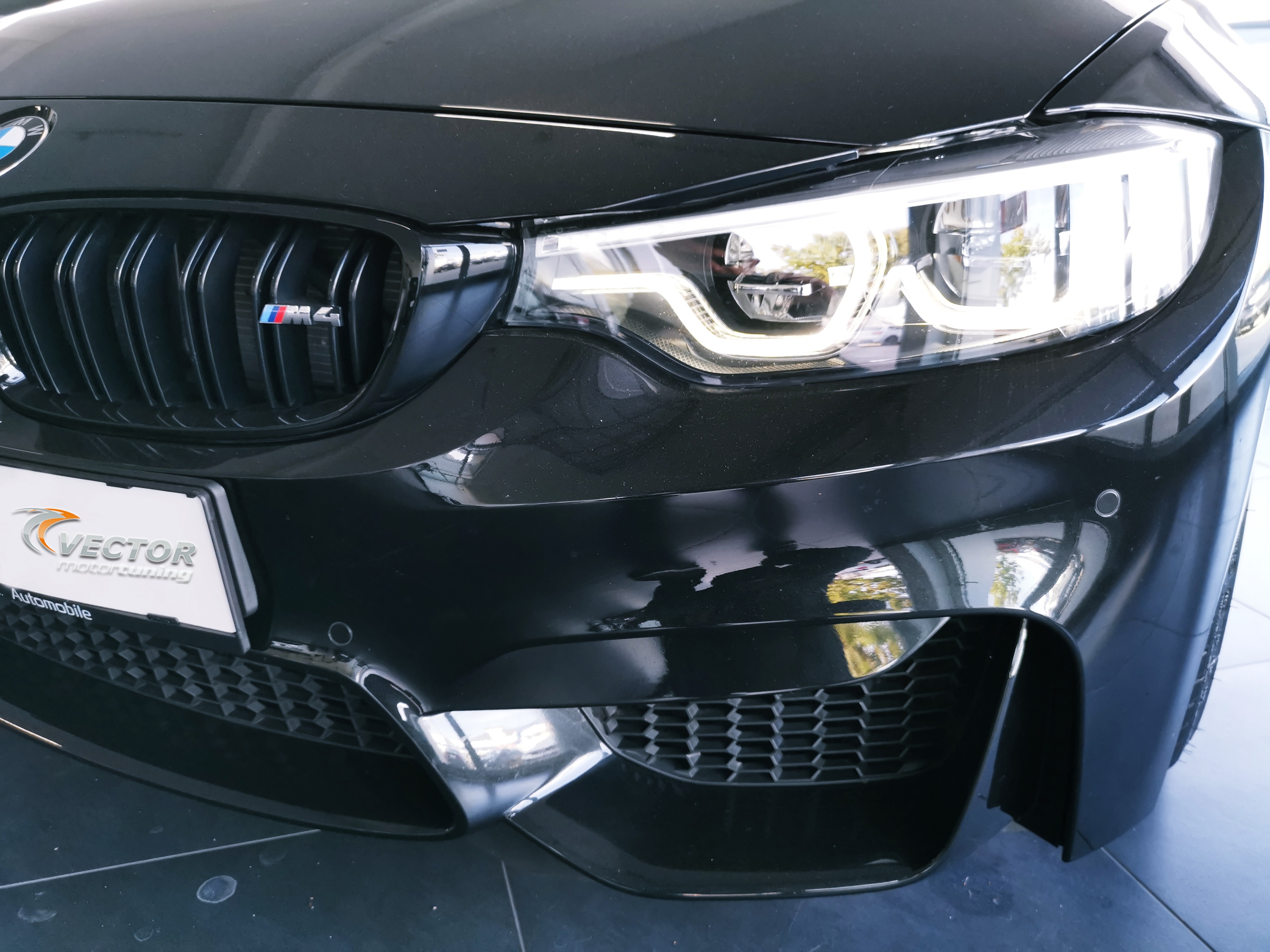 Amazing BMW M4 Competition (F83) got boosted and powered up by Vector ...