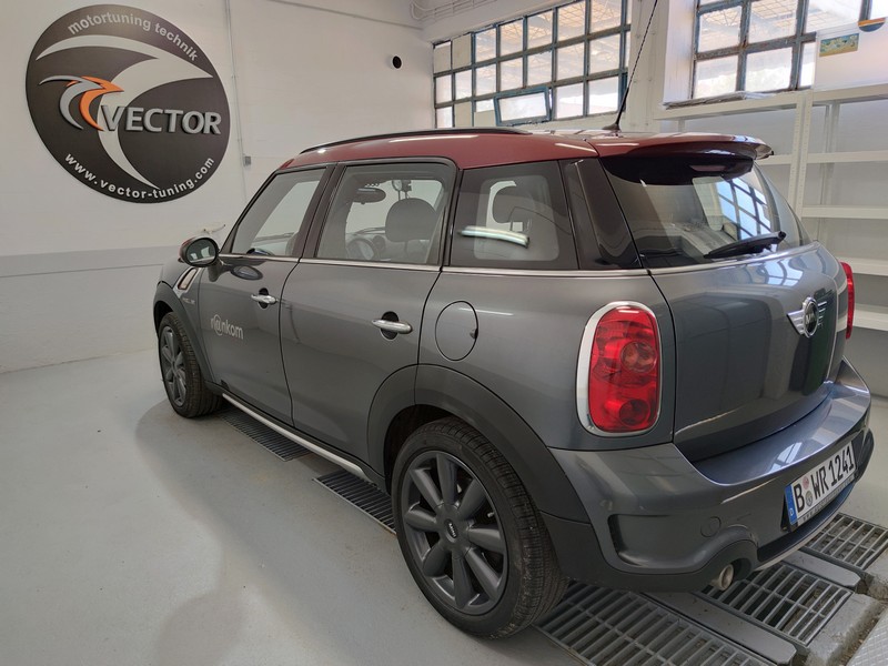 Look how fast Mini Countryman is with W Keypad PLUS from Vector Tuning ...